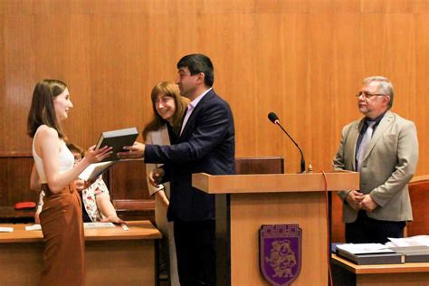 ТЪРЖЕСТВЕНО ВРЪЧВАНЕ НА ДИПЛОМИТЕ НА ЗРЕЛОСТНИЦИТЕ ОТ ВИПУСК 2022 Природо математическа