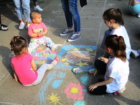 Близо 250 малки художници от Разград нарисуваха „своята“ Европа в конкурс Eufunds