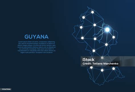 가이아나 통신 네트워크 지도 도시의 형태로 조명이 있는 전역 맵의 낮은 폴리 이미지를 벡터로 표시합니다 별자리 음소거 및 별의 형태로지도 0명에 대한 스톡 벡터 아트 및