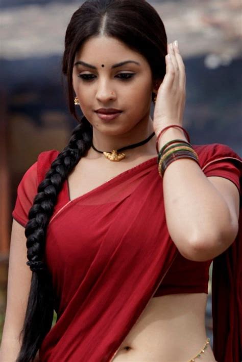 Richa Gangopadhyay Hot Saree
