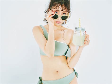 夏本番までに美バストを手に入れる4つの秘法♥【写真映えするボディの作り方】 With Class 講談社公式 家族の時間をもっと楽しく