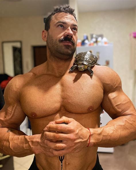 Muscly Men On Tumblr