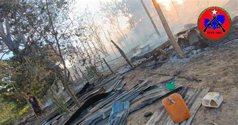 ပေါင်းတည်တွင် စစ်ကောင်စီတပ်က အကြောင်းမဲ့ မီးရှို့ဖျက်ဆီးခဲ့သည့်အတွက် နေအိမ်အလုံး ၂၀ ကျော် ပျက