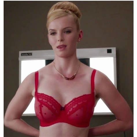 55 Hot Pictures Of Betty Gilpin That Will Make Her Your Greatest Admirer