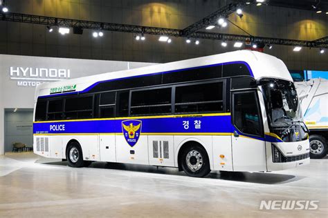 상용차가 수소차 돌파구 현대차 경찰버스·청소차 노린다