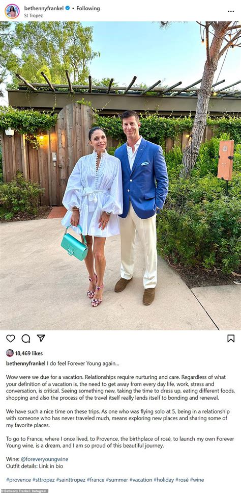 Bethenny Frankel Models Swimsuit Talks Stress Then Deletes Post Daily Mail Online