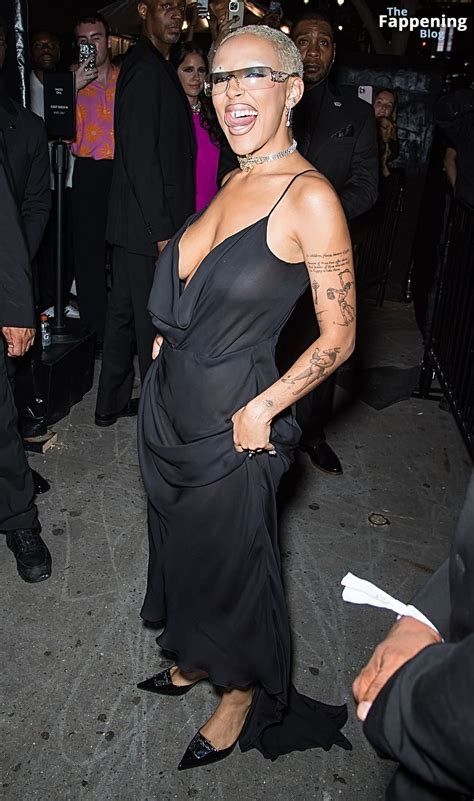 Doja Cat Displays Her Tits At Victorias Secret World Tour In New York