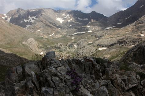 山高清图片下载 正版图片504684292 摄图网