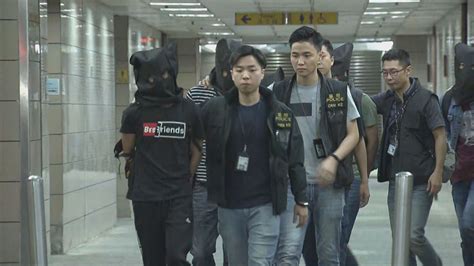 警九龍灣破色情光碟製造工場拘九人 Now 新聞