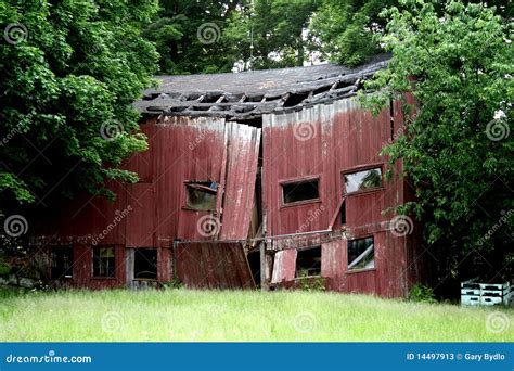 Broken Barn Stock Image Image Of Outdoors Outdoor Country 14497913