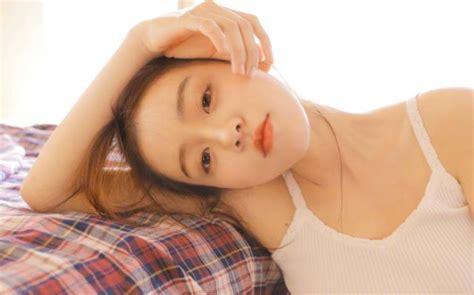 女生最喜欢男生摸哪里，女人最喜欢被抚摸的地方可可情感网