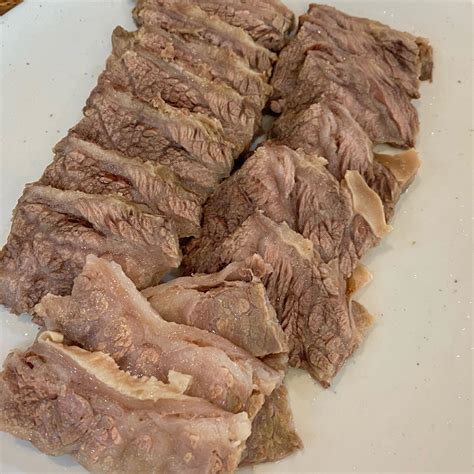 과천 한성칼국수🥘🐮🔥🥟 입에 넣으면 사르르🤤 수육이 입 안에 있었는데 없습니다 한우 양지 수육이라 너무 야들야들하고