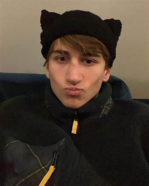 Pin By Banana On Bashy☀️ Playing With Hair Sebastian White Man