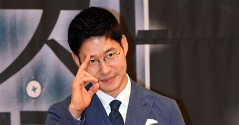 [ss포토]유준상 따로 홍보를 안 해도 조작 뉴스가 대신 해주네요