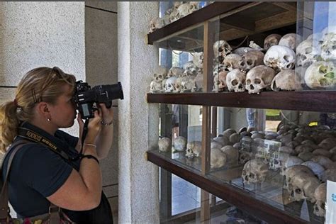 Tuol Sleng Genocide Museum S 21 And Choeung Ek Killing Fields Tour In
