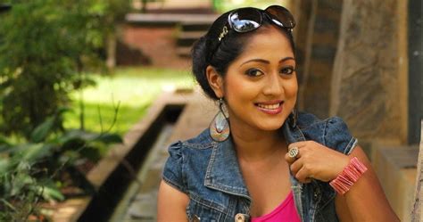 Hot And Sexy Sri Lanka Actress Dilni Lakmali New Photos ~ Top Hollywood