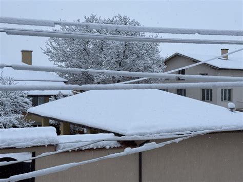 Населени места в Ловешко останаха без ток и през нощта От деня БНР Новини