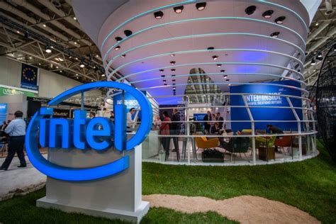 Intel Considers Separating Manufacturing Product Units