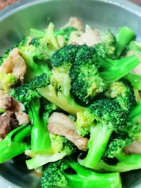 【炒西兰花的做法步骤图，炒西兰花怎么做好吃】小云厨房0331fov2下厨房