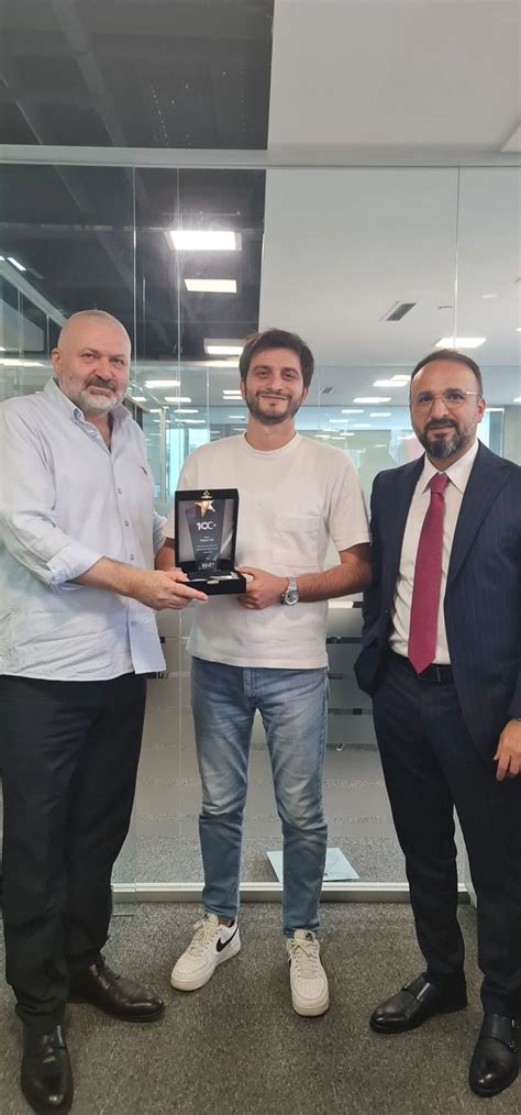 Dört Yıldan Uzun Bir Süredir Değerli üstatlarımla çalışmanın Gururu