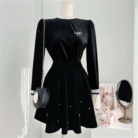 세트가격 벨벳블라우스 벨벷후레아스커트 나비브로치 셋업 세트 투피스 행사룩 모임 연말 하객룩 여성빅사이즈21530 에이블리