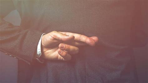 Use The Triangle Method To Tell Whether Someone Is Lying To You Lifehacker