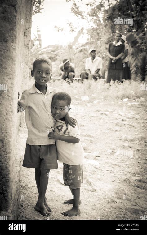 Haitianische Jungs Fotos Und Bildmaterial In Hoher Auflösung Alamy