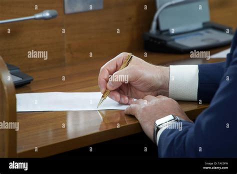 Businessman Man Without Face Hi Res Stock Photography And Images Alamy