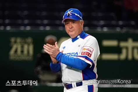 대전에 달이 떴다 한화 최원호 후임으로 김경문 감독 선임3년 총액 20억 원