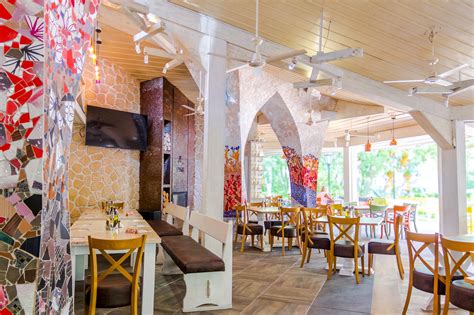 Сладкарница Стената Скъпи приятели Заповядайте в нашето уютно дворче на по мелба от