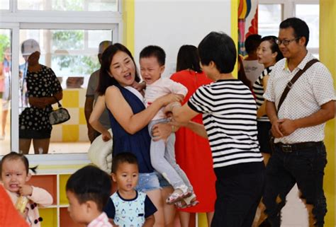 婴儿老是哭（宝宝上幼儿园总是哭） 幼儿百科 魔术铺