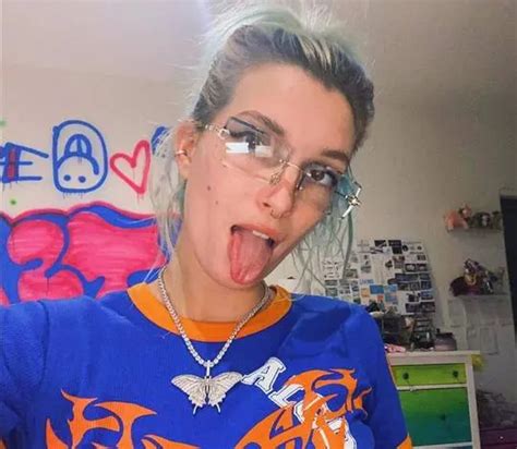 Tongue Out Scrolller