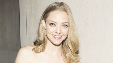 Surprise Amanda Seyfried Has Bangs