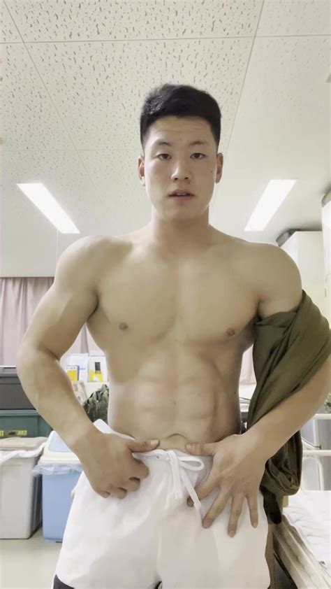 Jpn army showing cock 1 ThisVid com 日本語で Jpn army showing cock 1 ThisVid com 日本語で