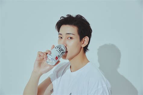 Bambam On Twitter ️🤍 광고 Creadition 코카콜라제로marshmello 크리에디션 코카