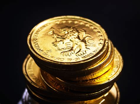 图片素材 发展 孤立 金色 柱 高 塔 金属 钱 商业 目的 关 图表 现金 水平 图形 股票 货币