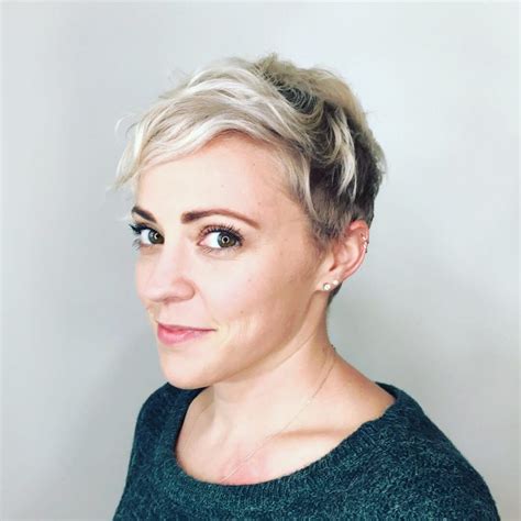 Wavy Platinum Blonde Textured Pixie Crop With Side Swept Bangs The