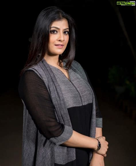 Actress Varalaxmi Sarathkumar Latest Hd Photos Photoshoot