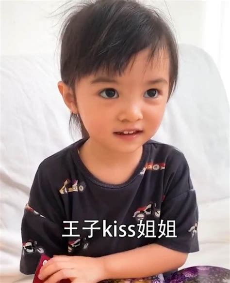 39歲熊黛林曬娃，女兒講粵語萌態十足，繼承父母高顏值更像爹
