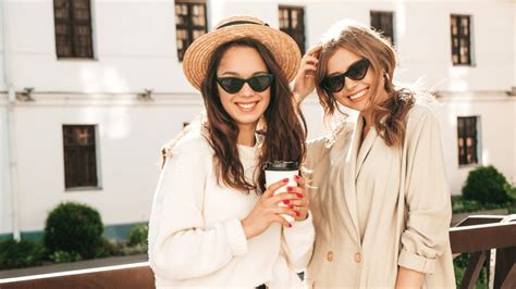 В чому ходять француженки цієї зими — стильні базові речі Читайте на Ukr Net