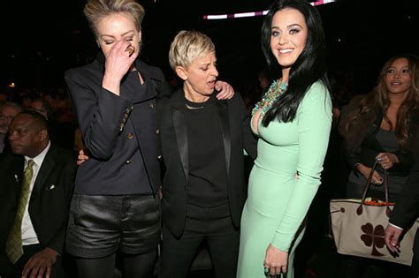Heres Ellen Degeneres Ogling Katy Perrys Boobs At Last Nights Grammy