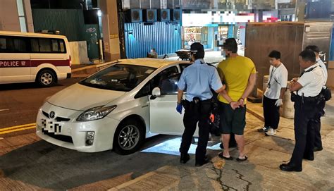 警中區反爆竊巡邏拘1男 涉偷車匙及藏假身份證等5宗罪 星島日報