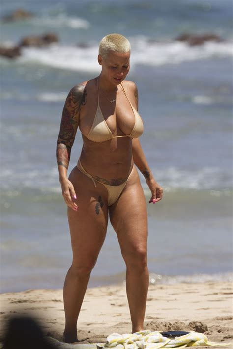 Amber Rose In Bikini On The Beach In Maui Hawtcelebs