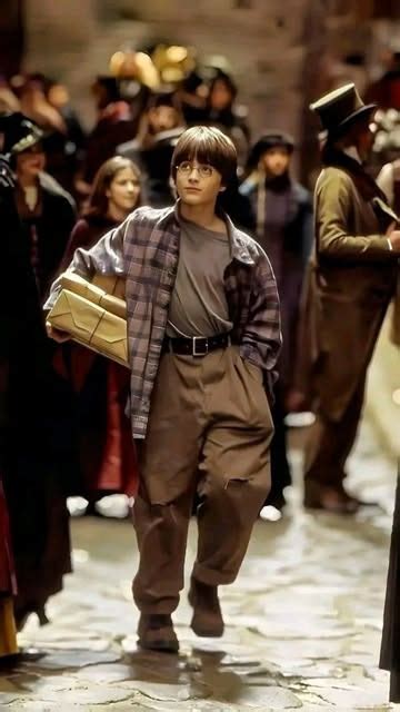 ‎الیکا معرفی کتاب و فیلم‎ ‎تو عشق را چگونه توصیف میکنی ؟ اگه این متن رو میخونی ؛ ازت