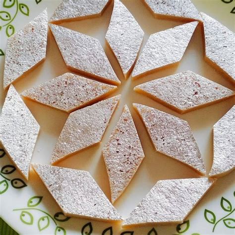 Premium Cashew Mix Sweets Kaju Katlibarfi Sweet For Weddings Home Party T For Loved