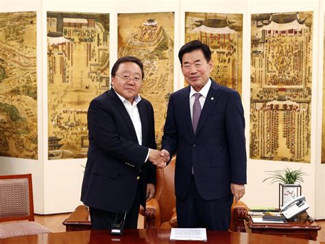 Өмнөд Солонгосын Үндэсний Ассамблейн дарга Ким Жин Пё Ерөнхийлөгч асан