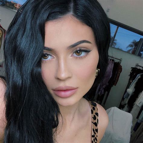 The Egg Vs Kylie Jenner The New Most Liked Instagram Post Distract