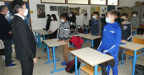 Divonne Les Bains Lhommage à Samuel Paty Au Cœur Dune Classe De 6ème
