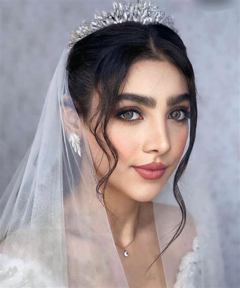 آموزشگاه و سالن زیبایی گلوریا در نکا ایران مشاغل