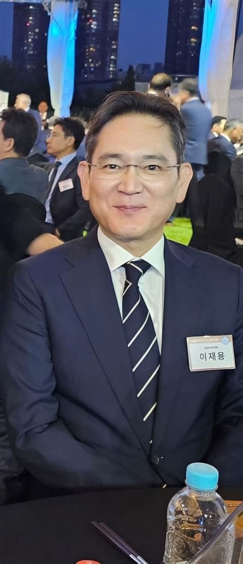 생각보다 더 이건희 닮은 사람 유머 이슈 YULDO